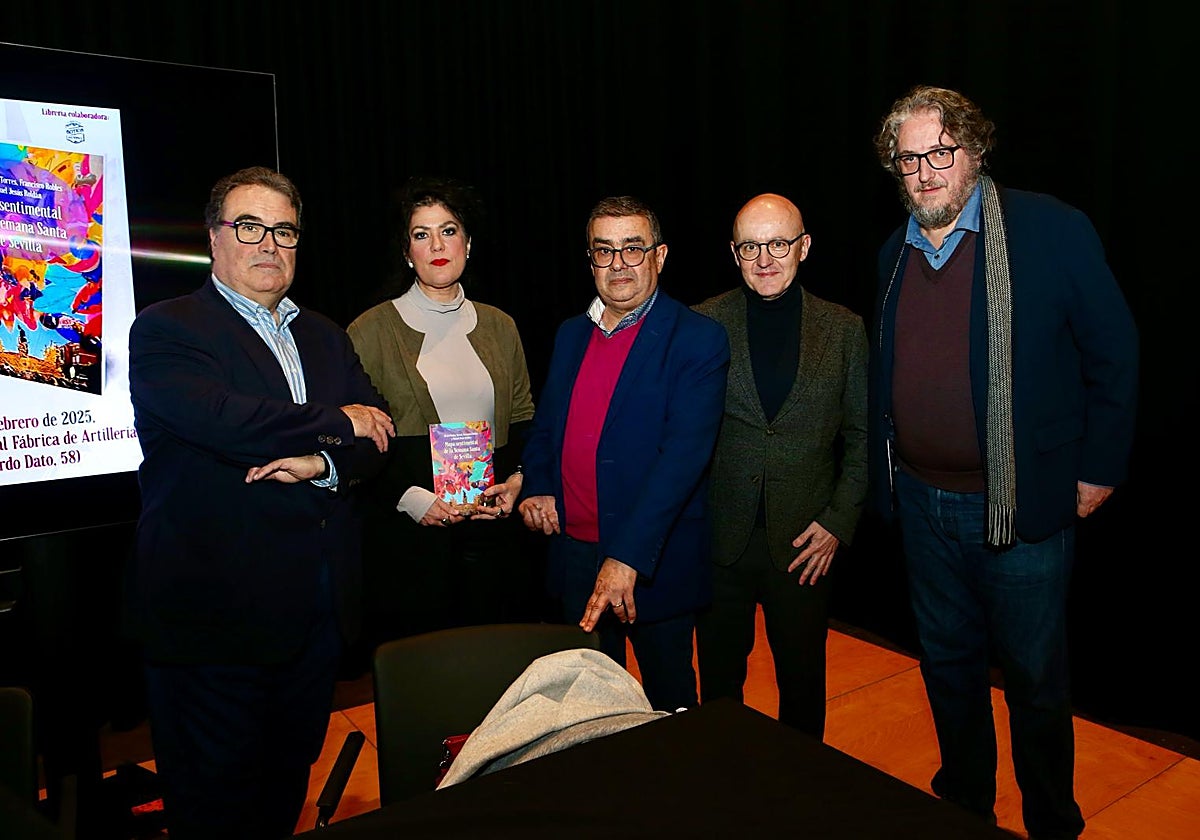 Un libro muestra una mirada sentimental de la Semana Santa sevillana