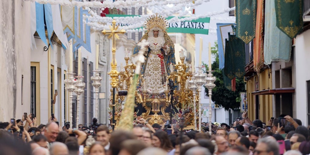 Sevilla inicia el camino de la coronación de la Virgen del Rocío