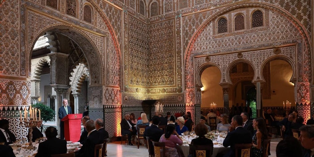 La cena de los Reyes y líderes mundiales en la recepción de la cumbre ...