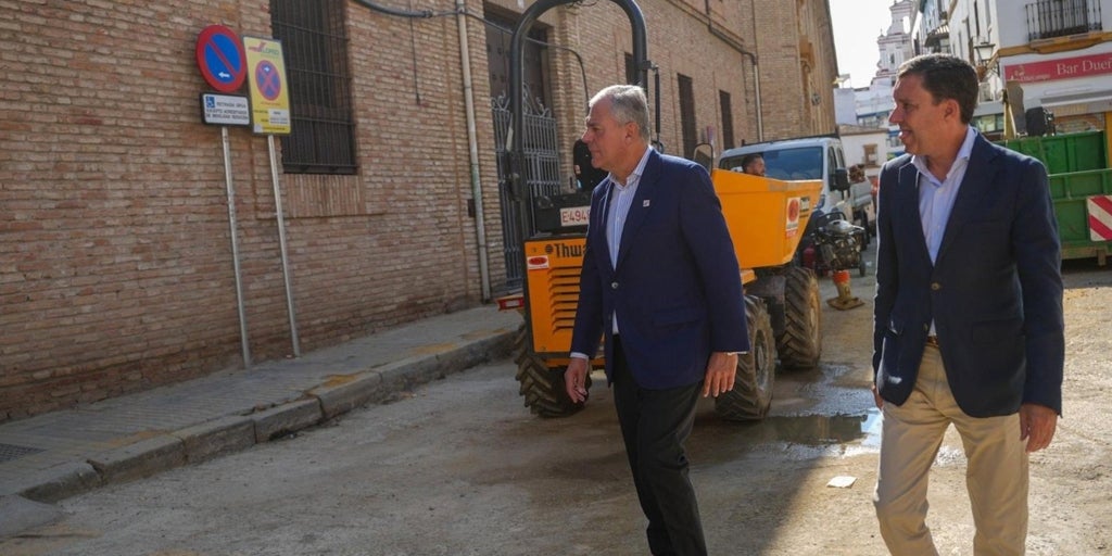 Se reanudan las obras de las calles Dueñas y Santa Ángela de la Cruz ...