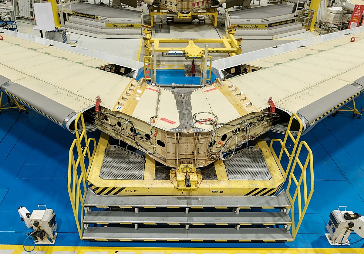 Airbus lanza el primer estabilizador horizontal del A350F fabricado en España
