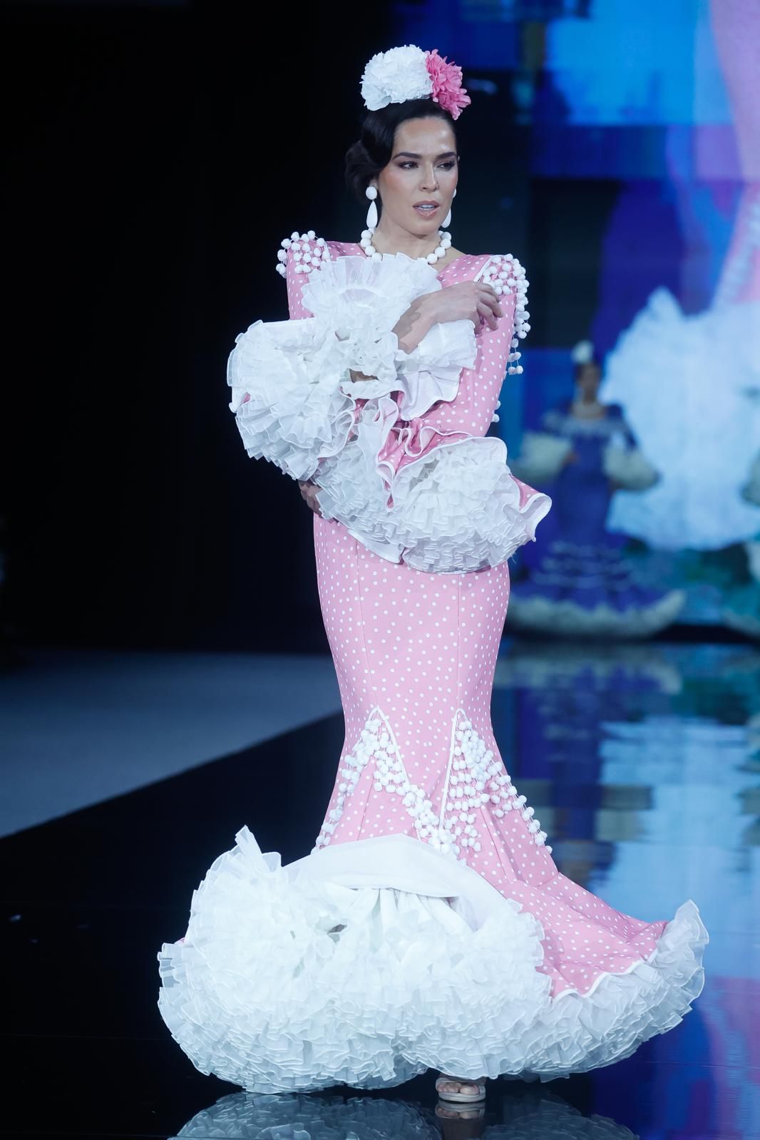 El desfile de Mari Carmen Sáez y Ribes & Casals en SIMOF 2026, en imágenes