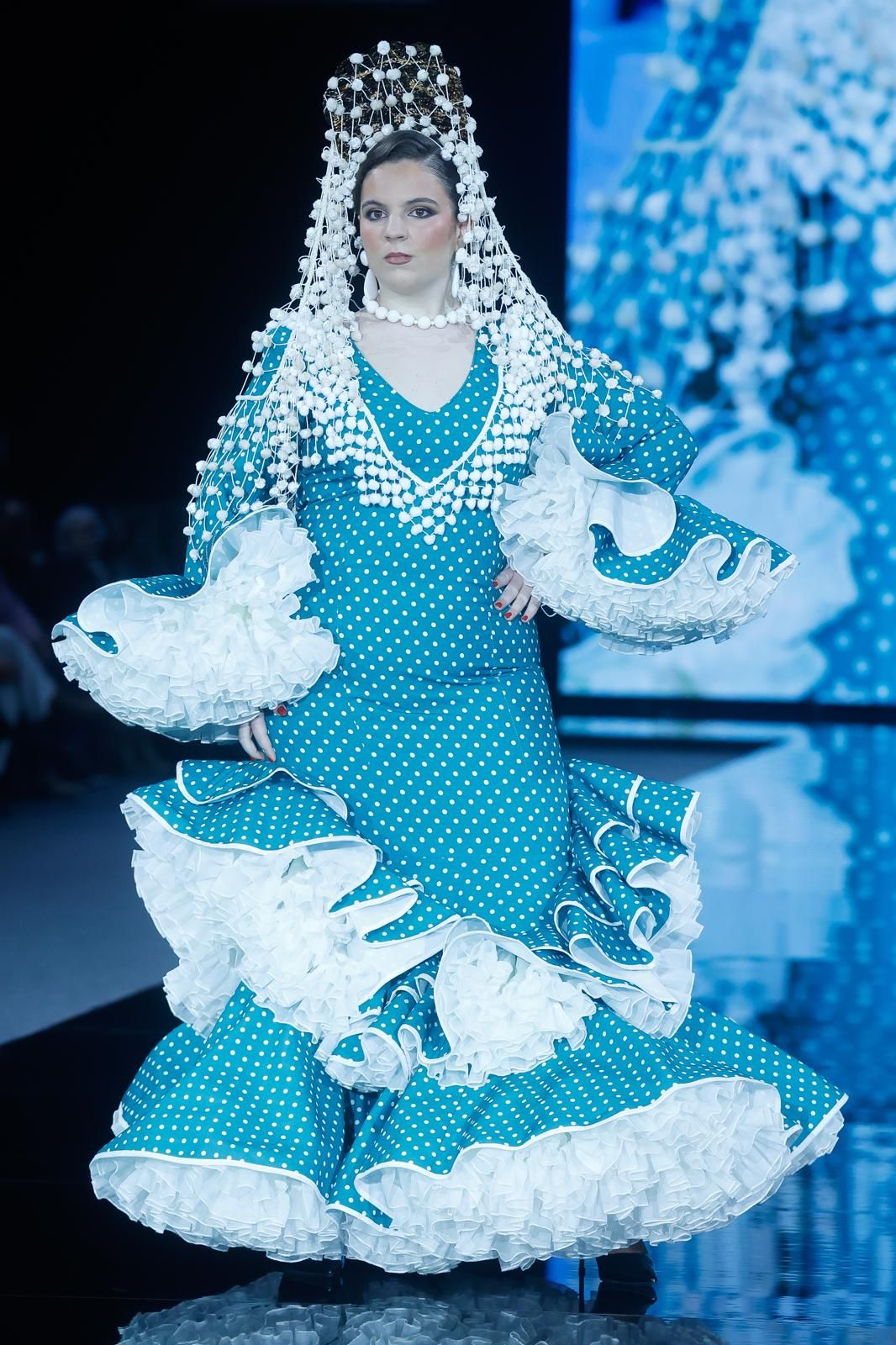 El desfile de Mari Carmen Sáez y Ribes & Casals en SIMOF 2026, en imágenes