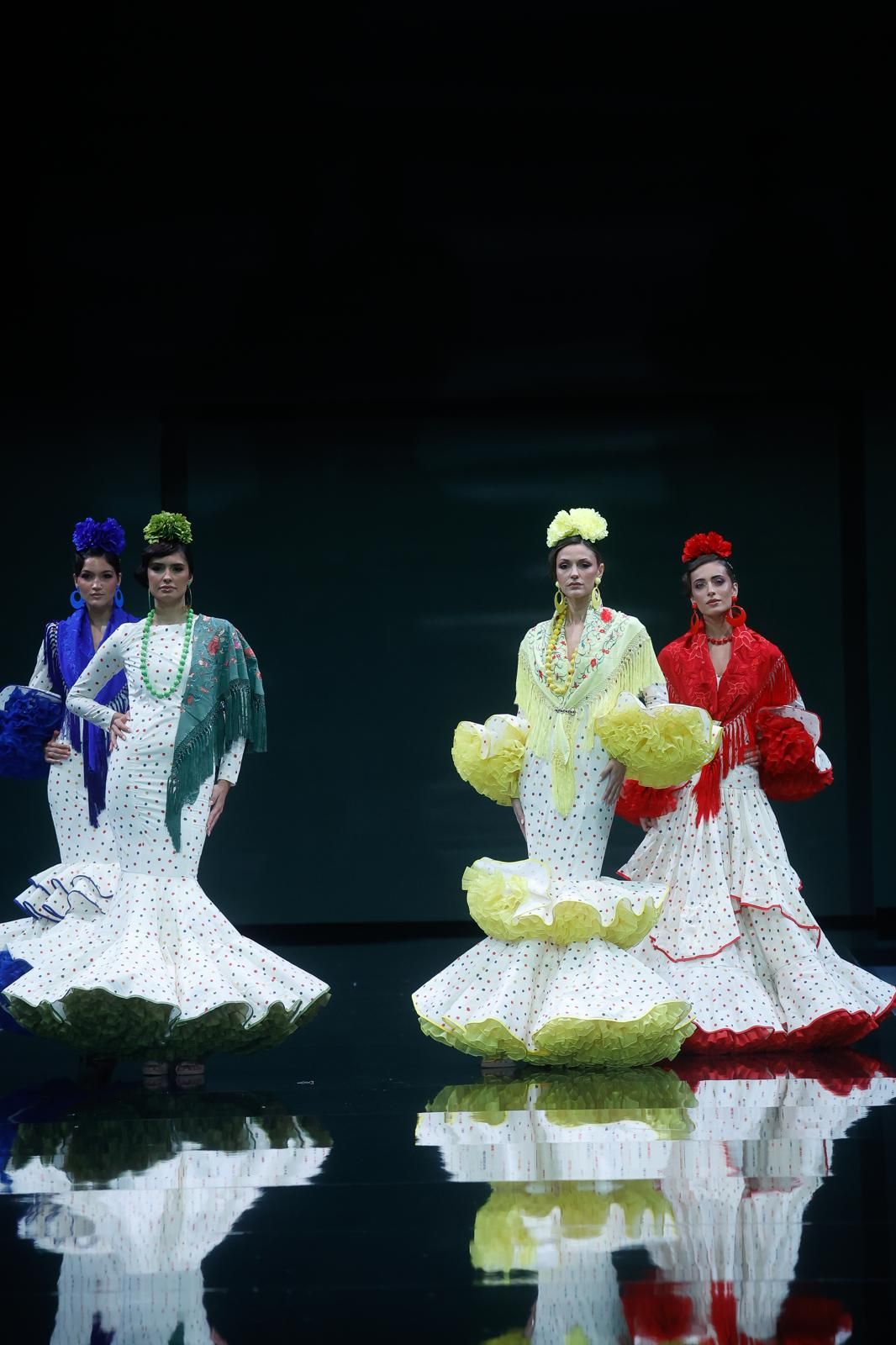 El desfile de Mari Carmen Sáez y Ribes & Casals en SIMOF 2026, en imágenes