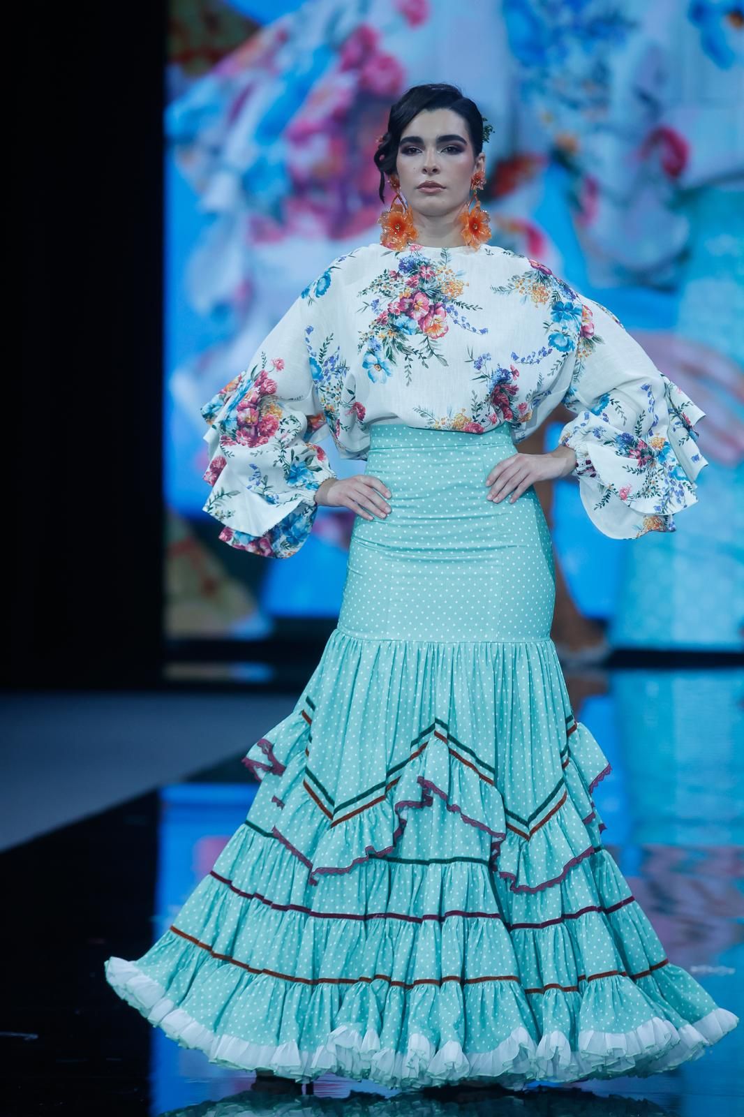 El desfile de Mari Carmen Sáez y Ribes & Casals en SIMOF 2026, en imágenes