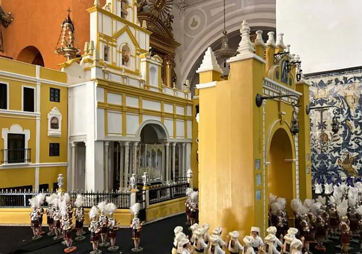 La exposición de 100 pasos en miniatura que está en una iglesia de más ...