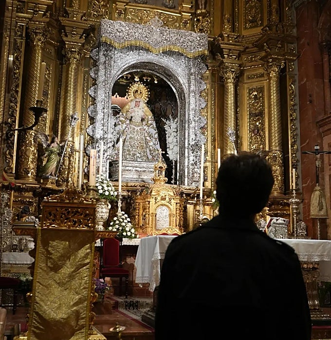 Roca Rey visita a la Macarena el día antes de su reaparición tras la ...