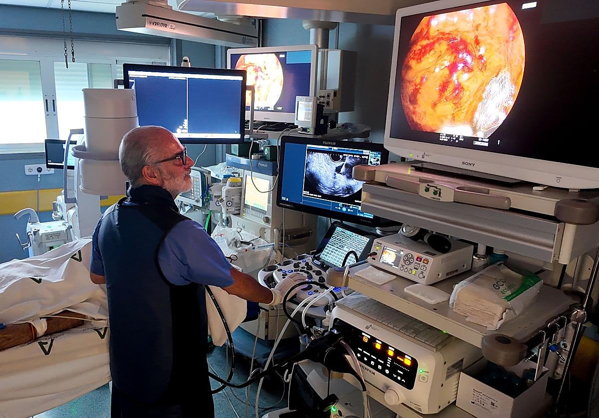 El Hospital Virgen Macarena renueva su Unidad de Endoscopia con ...