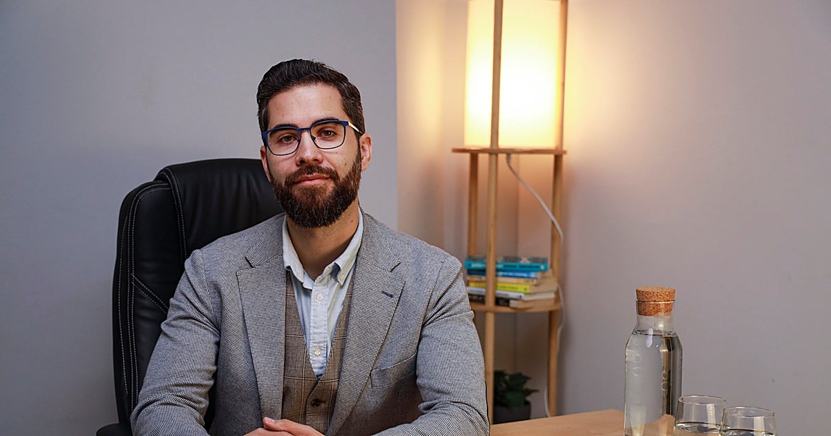 Javier García Ruiz, psicólogo: «Tu pareja debe ser alguien que te cuide ...