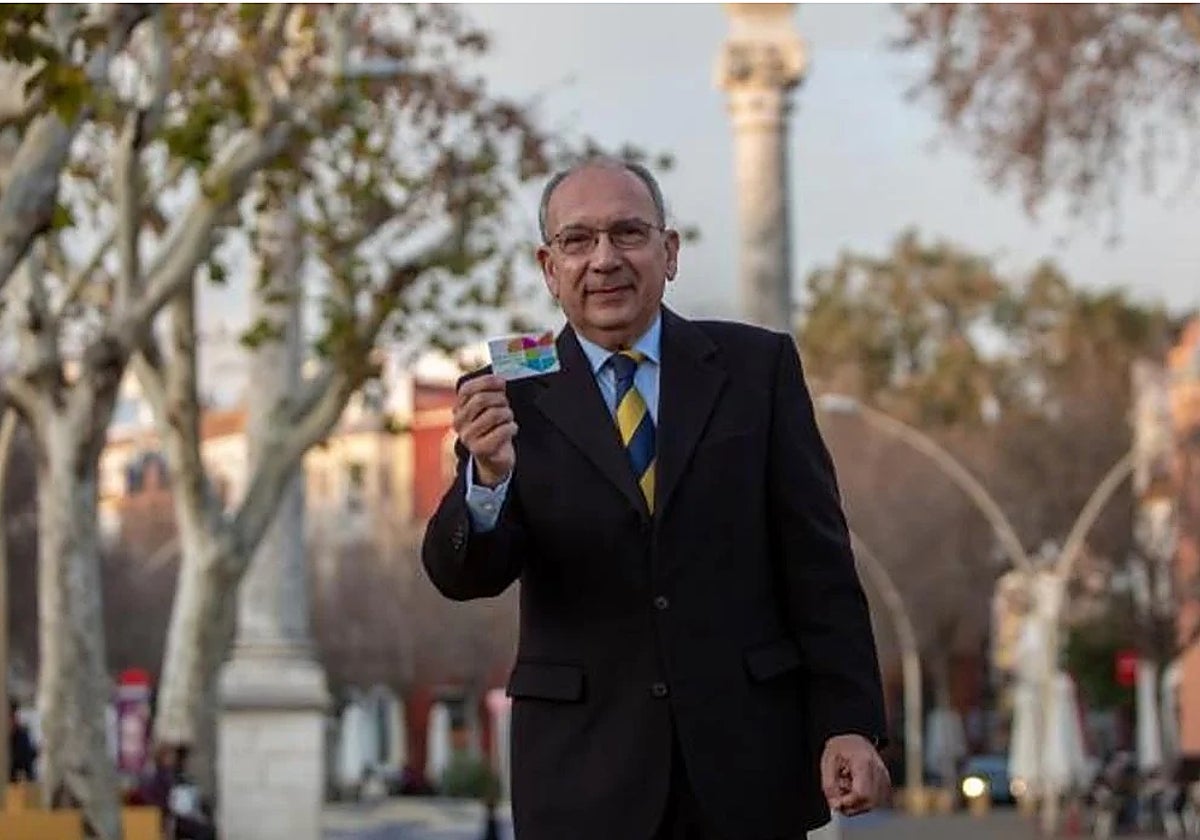 José Pérez Bernal, primer premio Luisa Roldán de la Exaltación