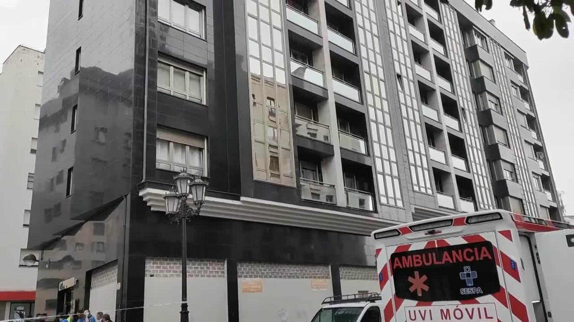 Mueren dos niñas al precipitarse por una ventana en Oviedo