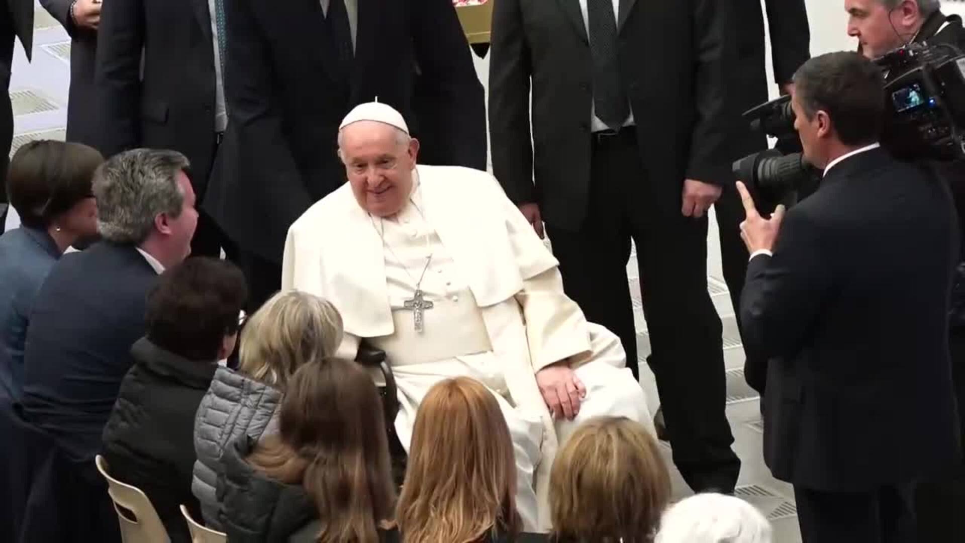 El papa pide terminar con "el mal" que es la guerra