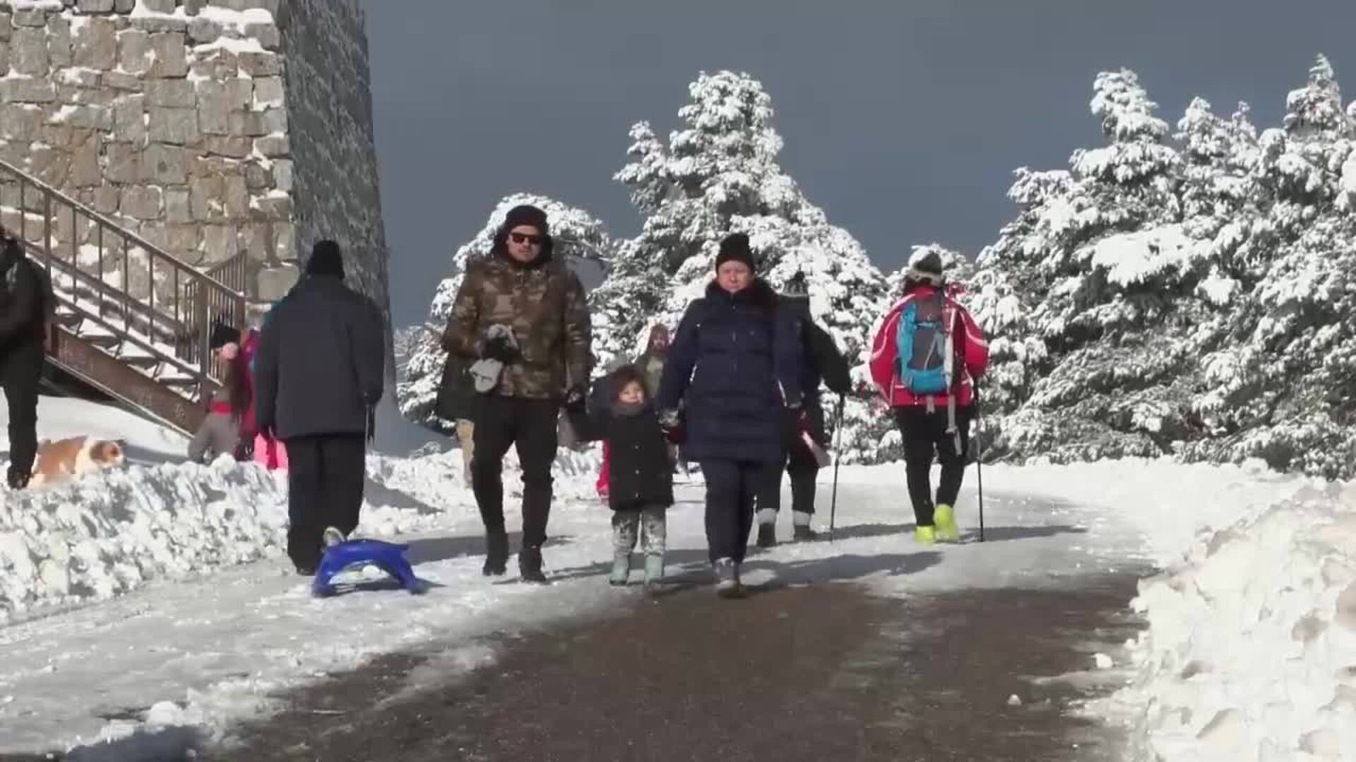 Disfrutando de la nieve en el Puerto de Navacerrada (Madrid)