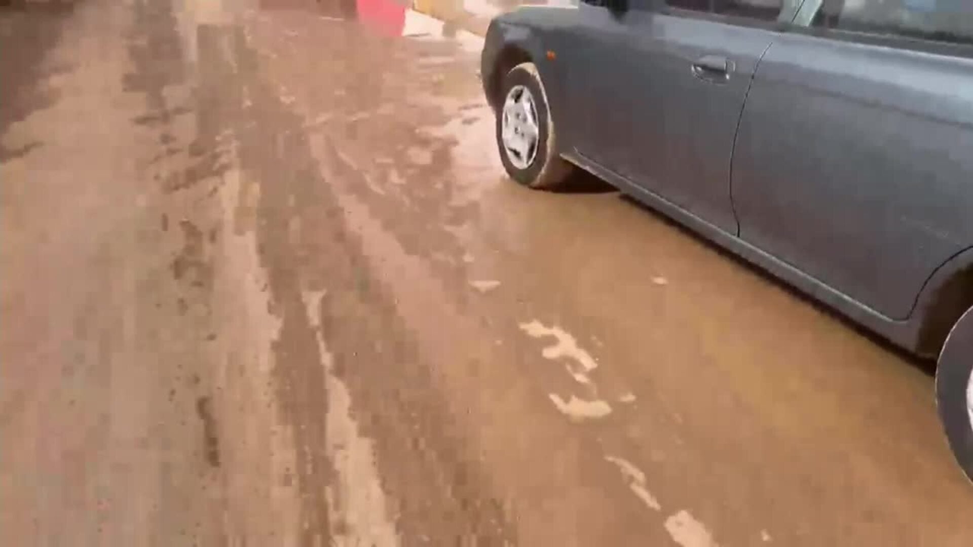 Destrozos causados por el desbordamiento del barranco de Beniparrell ...