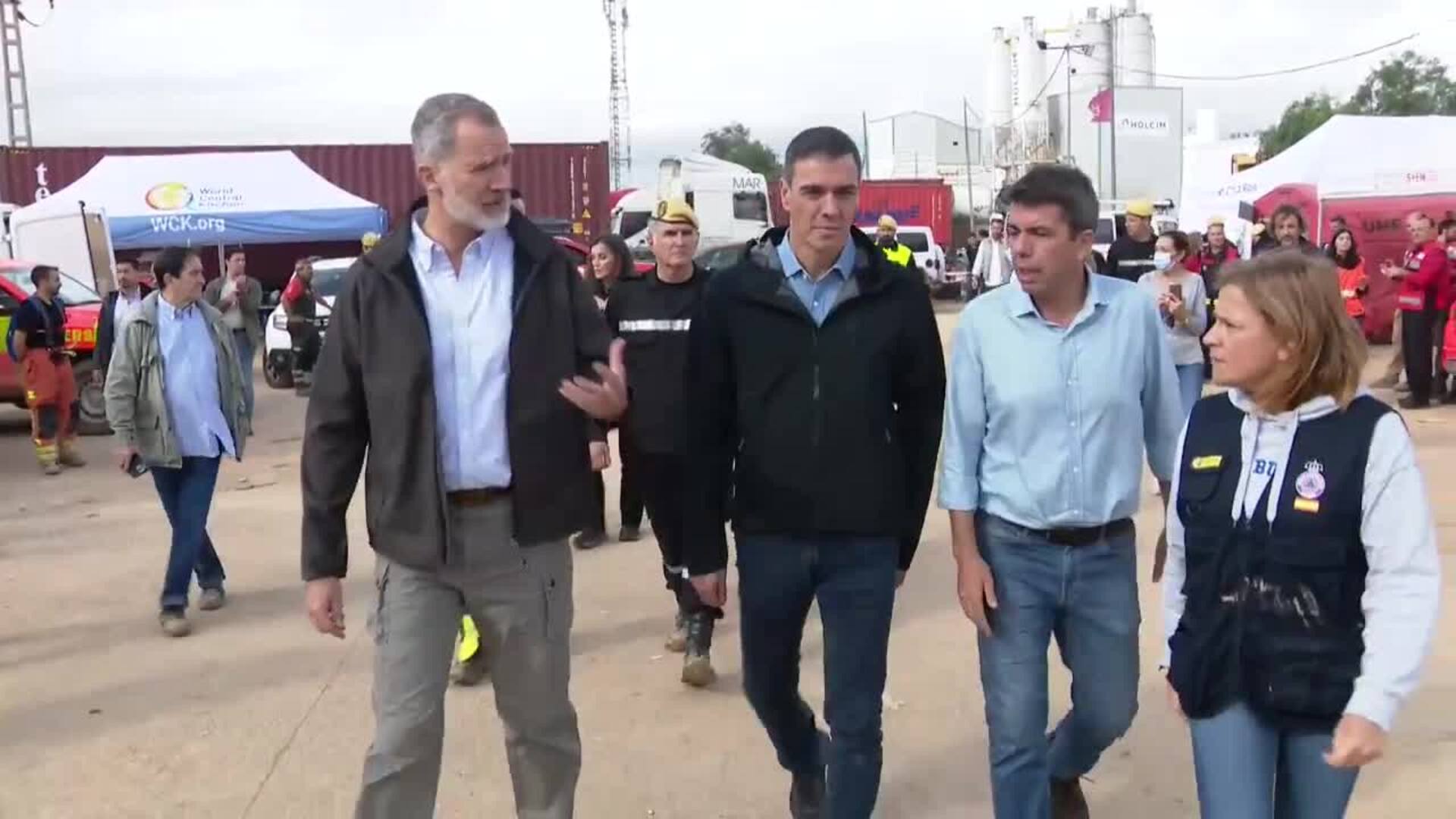 Los reyes llegan a Paiporta, kilómetro cero de la dana