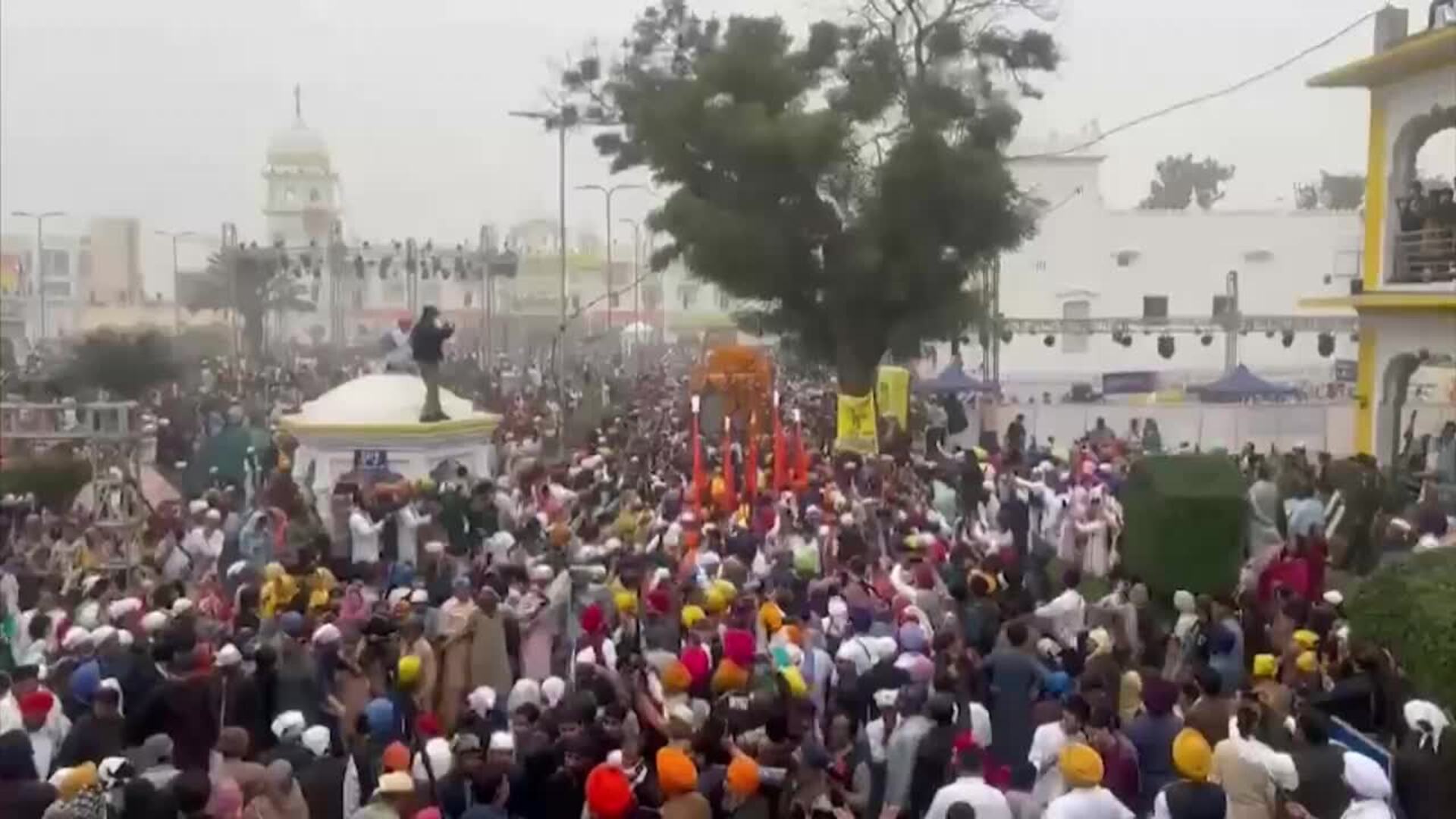 Millones de sijs celebraron en Pakistán el 555 aniversario del ...