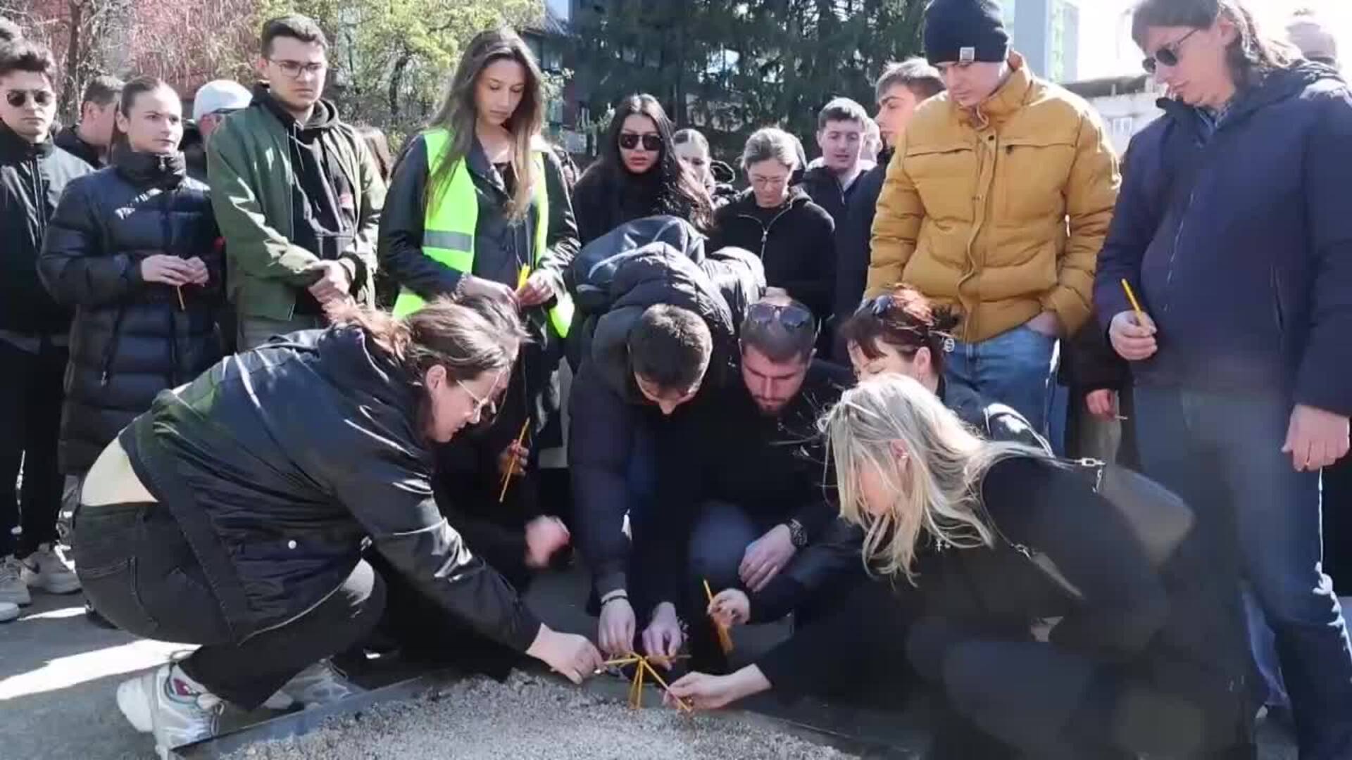 Homenaje a las víctimas del incendio en una discoteca de Kocani