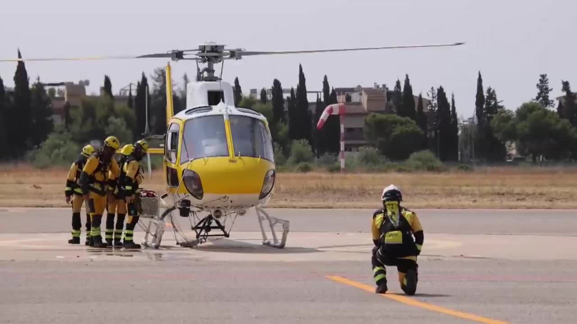 350 personas y 10 medios aéreos componen el operativo contra incendios ...