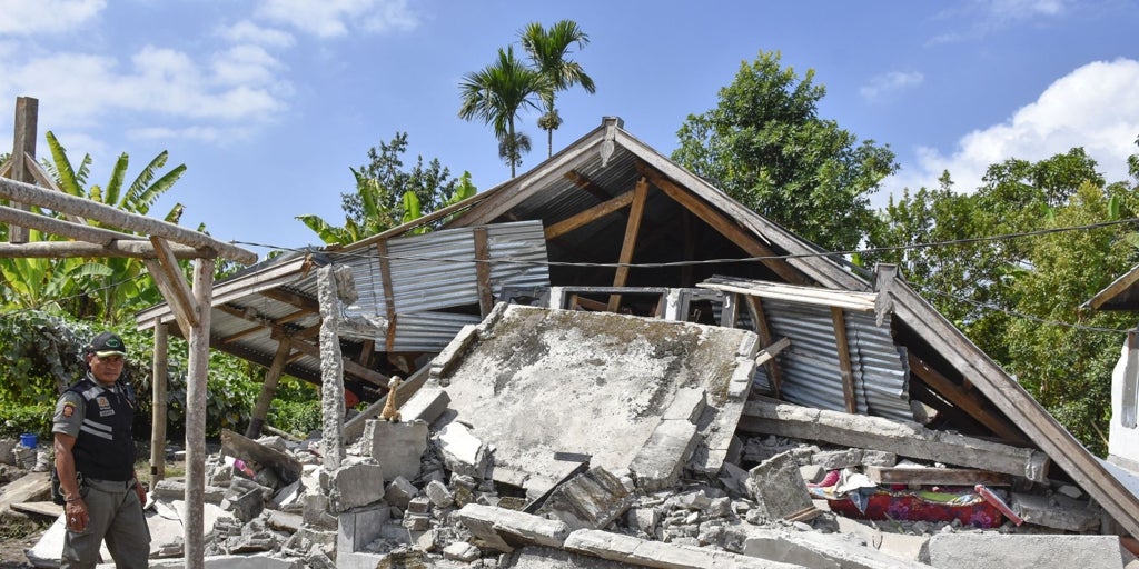 Un terremoto de magnitud 6,7 agita las aguas del sureste de Indonesia