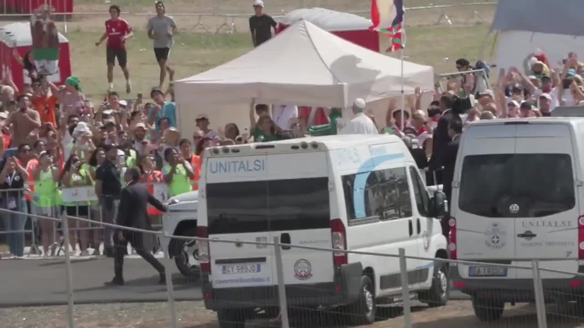 León XIV clausura su multitudinario Jubileo de los Jóvenes: "Aspiren a ...