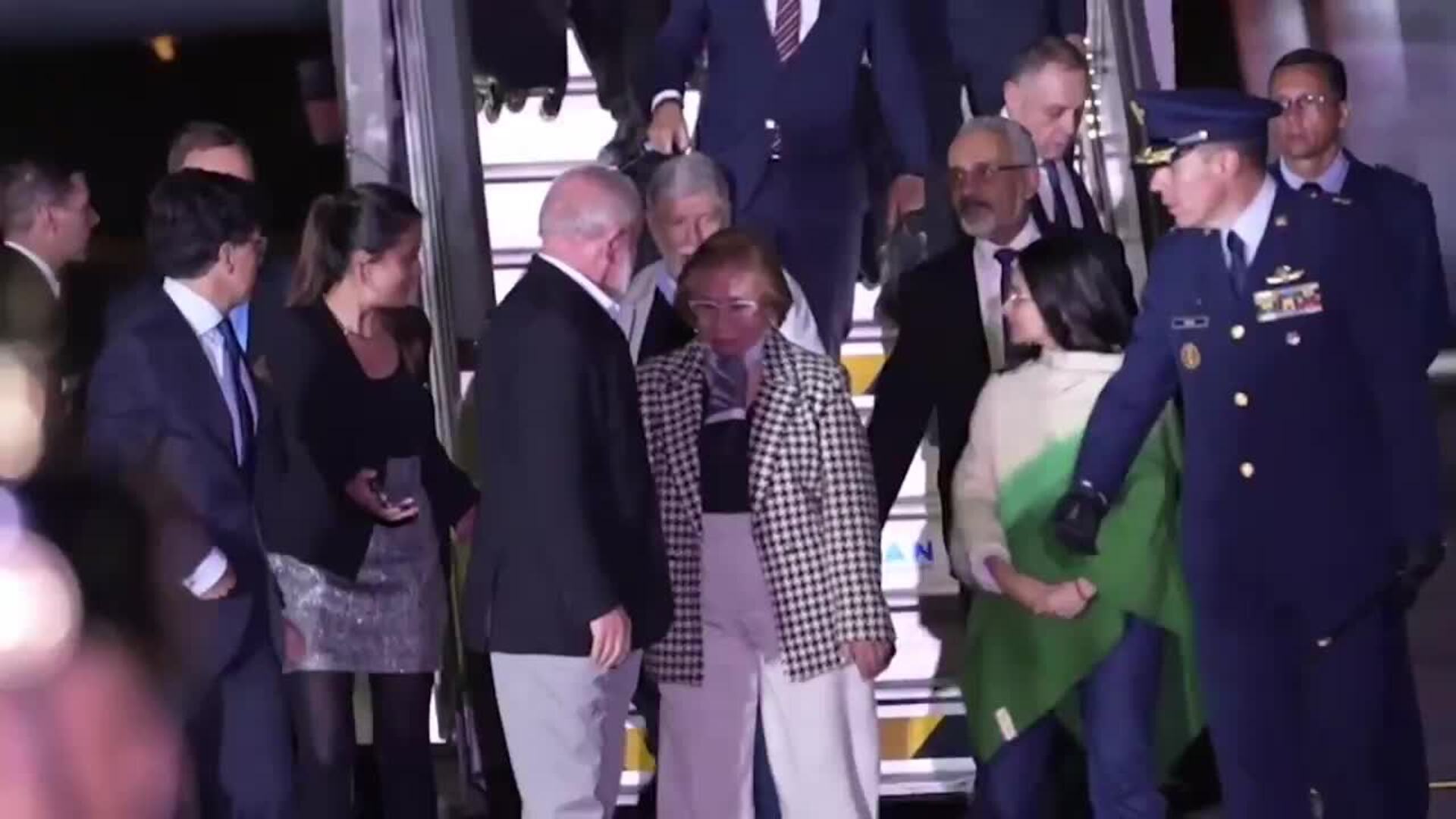 Lula llega a Colombia para reunirse el viernes con Petro en la Cumbre ...