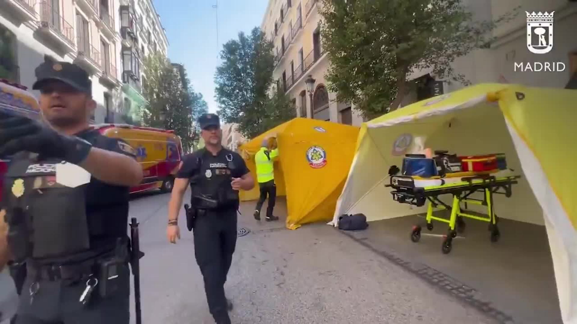 Once dotaciones de Bomberos trabajan en el derrumbe parcial de un ...