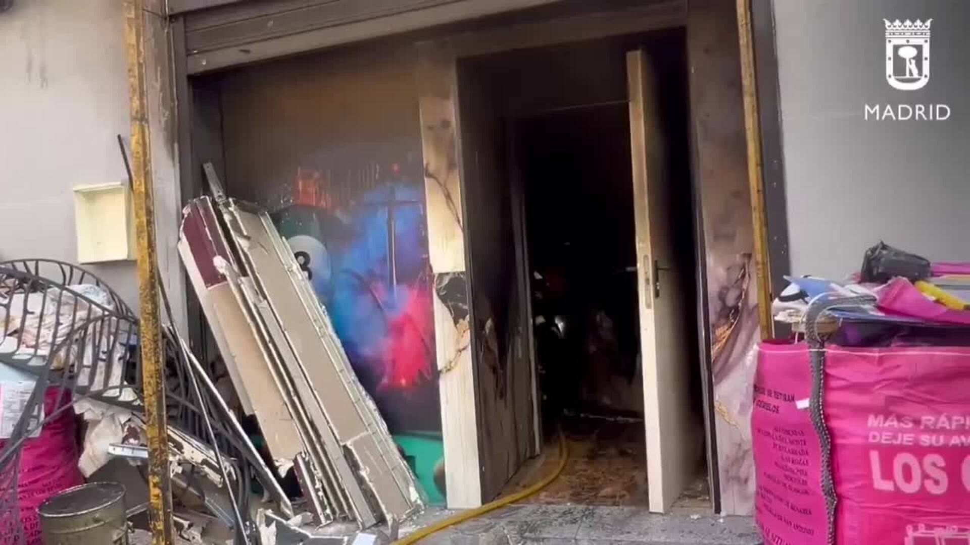 Un incendio en un local en obras en Usera provoca un humo negro que ...