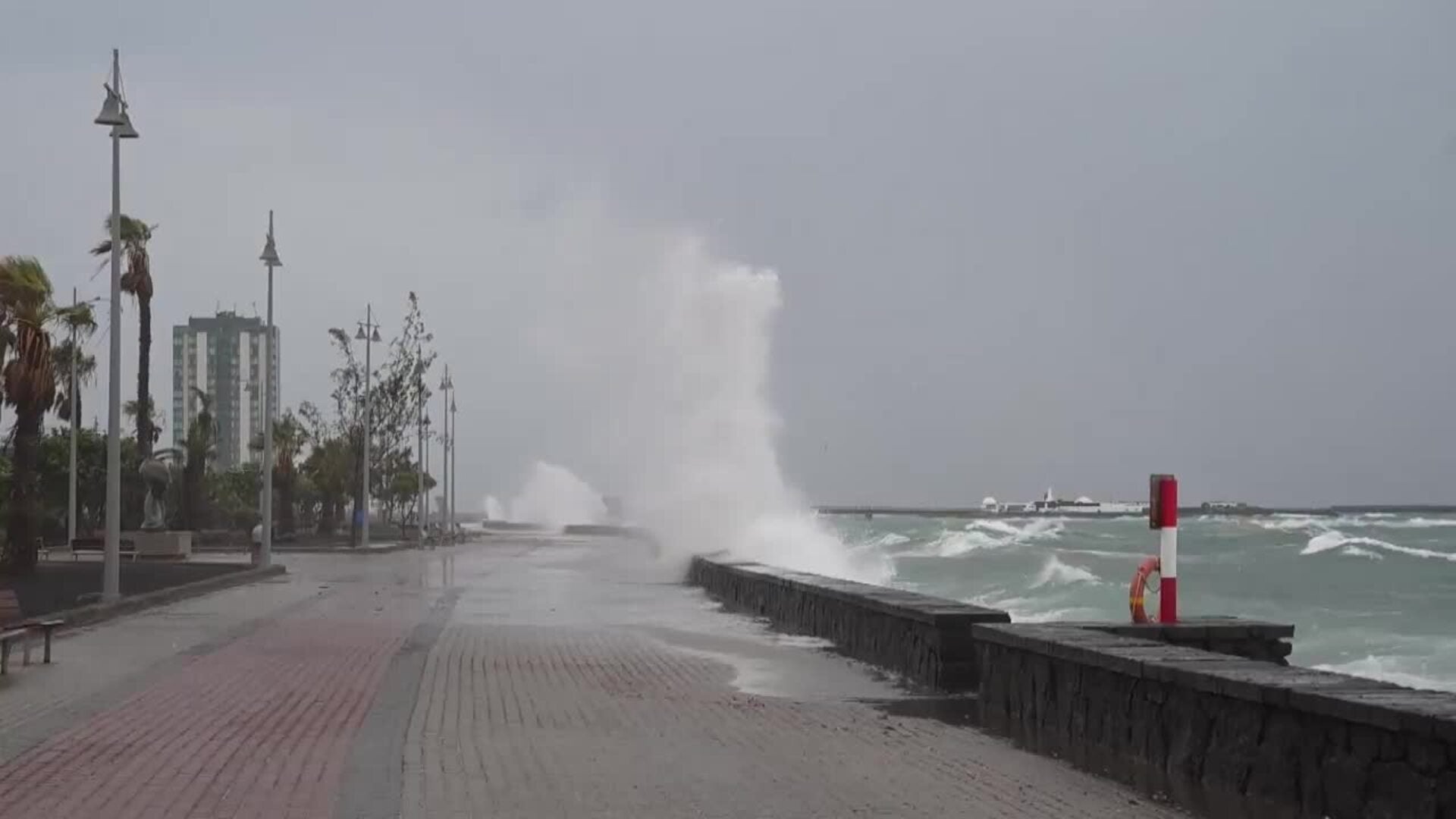 El borrasca Claudia deja lluvia y fuertes vientos a su paso por Arrecife