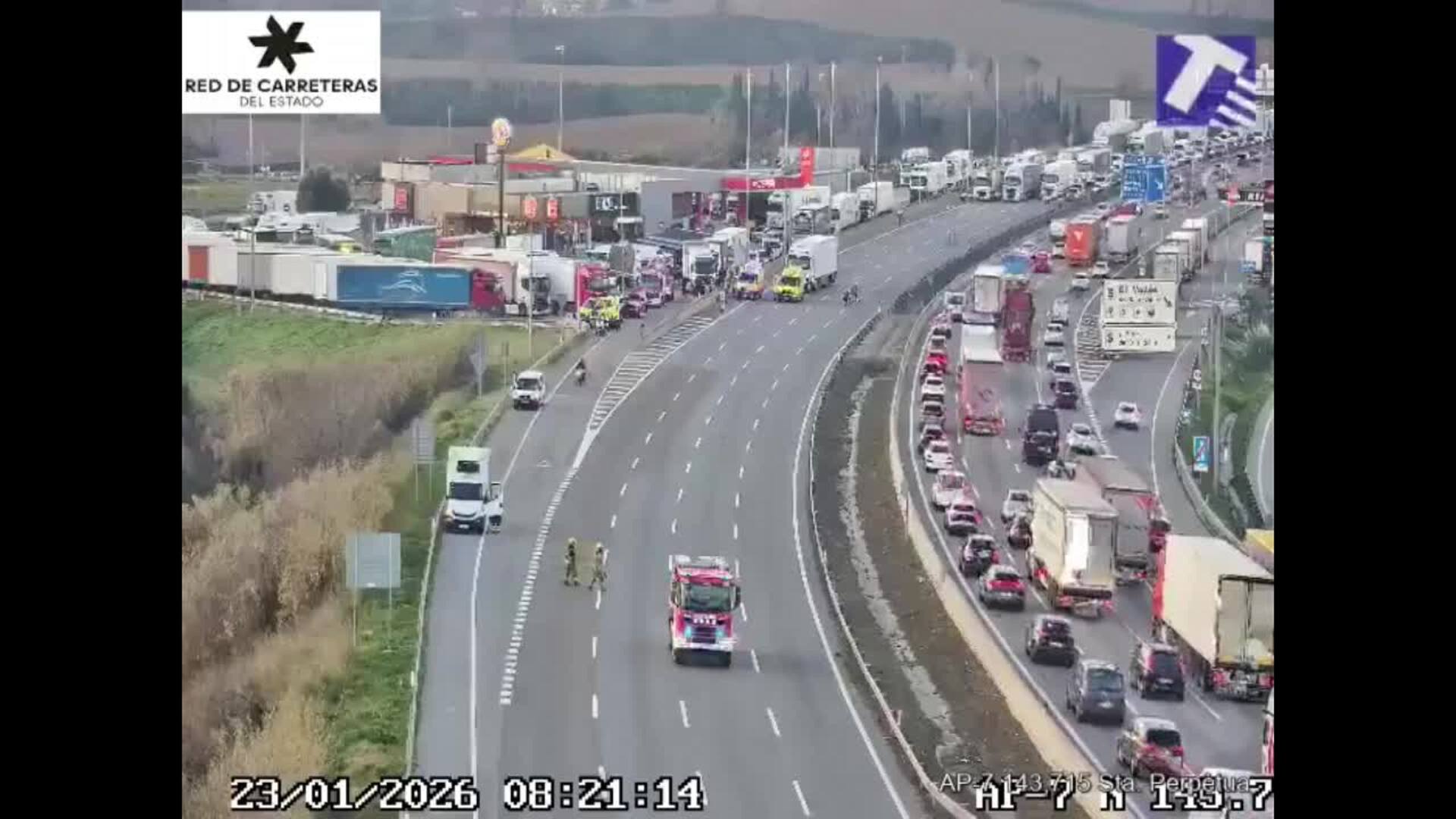 Cortada la AP-7 en Santa Perpètua de Mogoda en sentido Girona por un ...