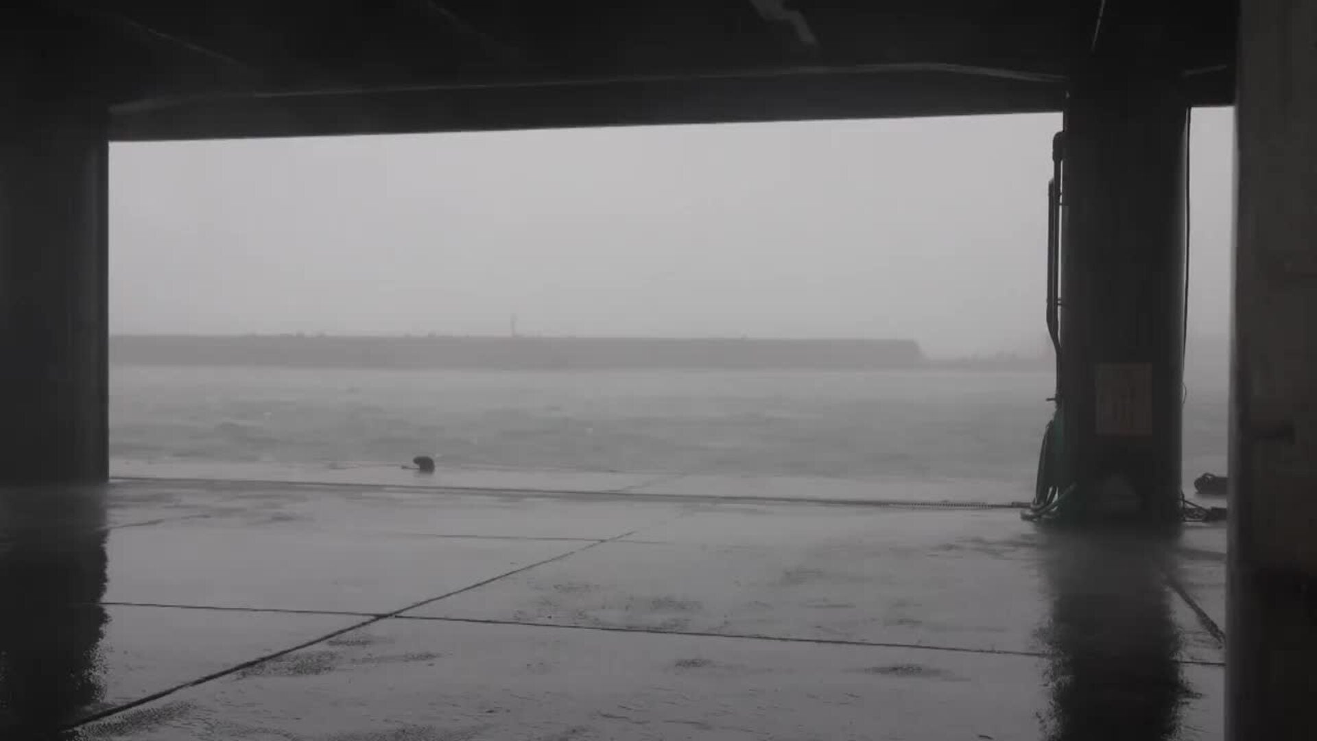 La tormenta tropical Jangmi toca tierra en Japón