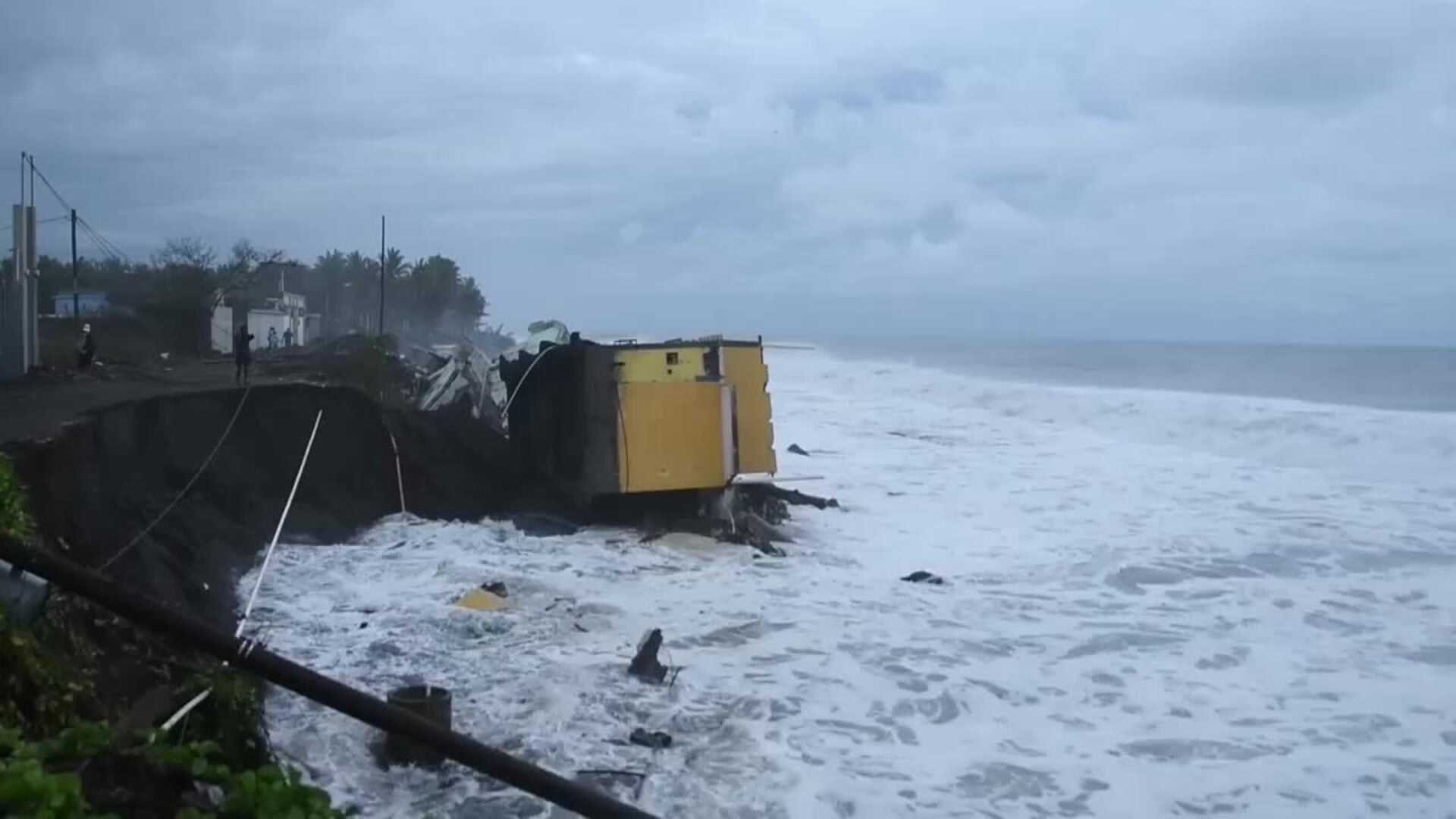 Cristina evidencia la crisis por avance del mar en pueblos costeros del ...