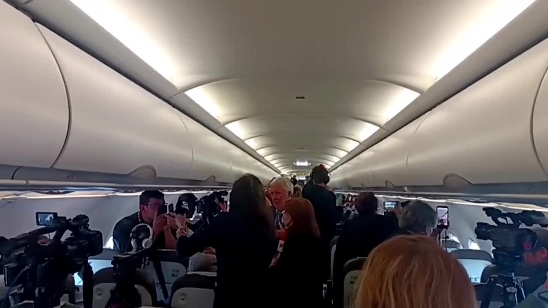 Una incidencia técnica deja parado momentáneamente el avión del papa