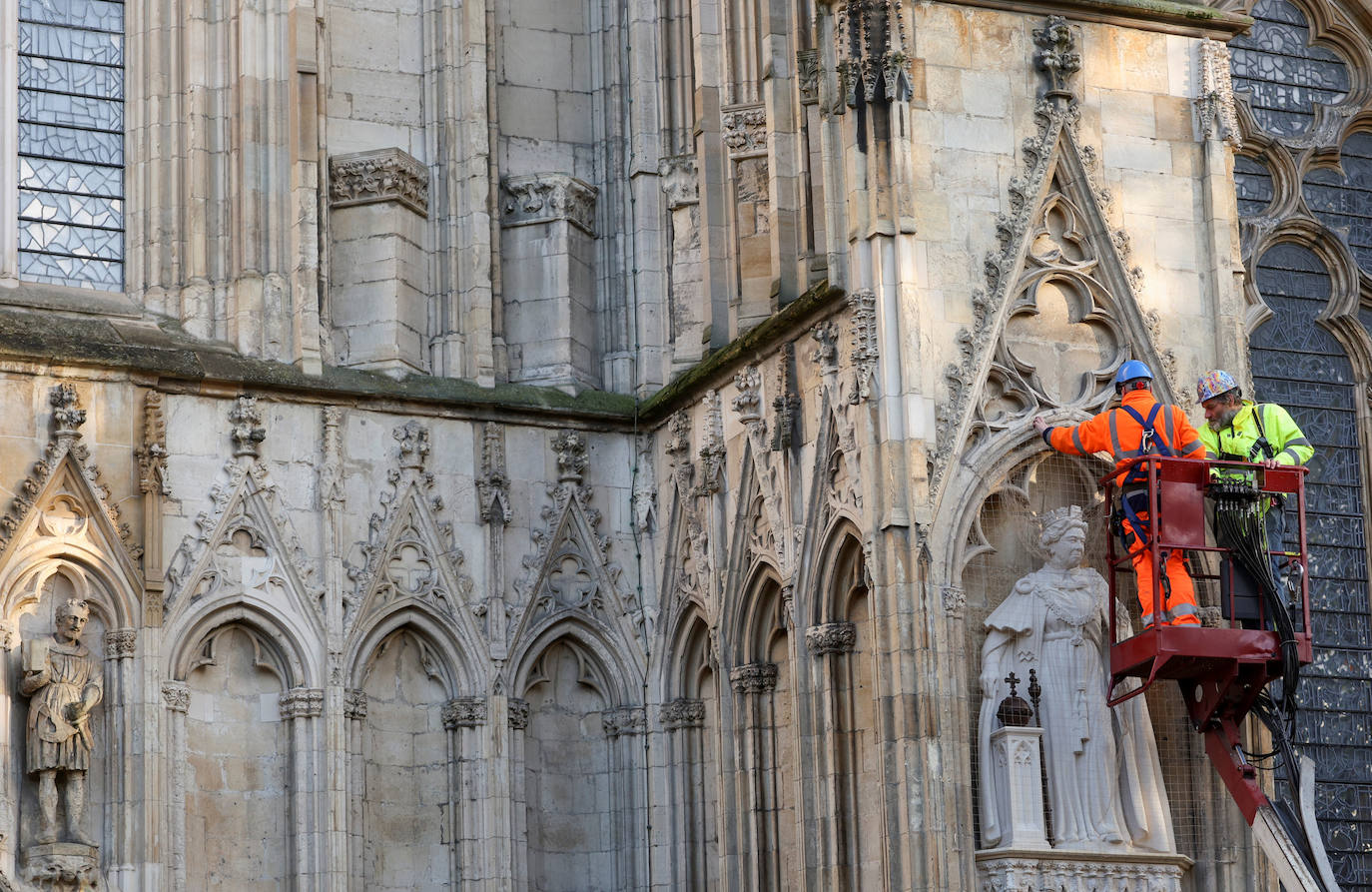 Esta es la primera estatua de la Reina Isabel II inaugurada tras su muerte