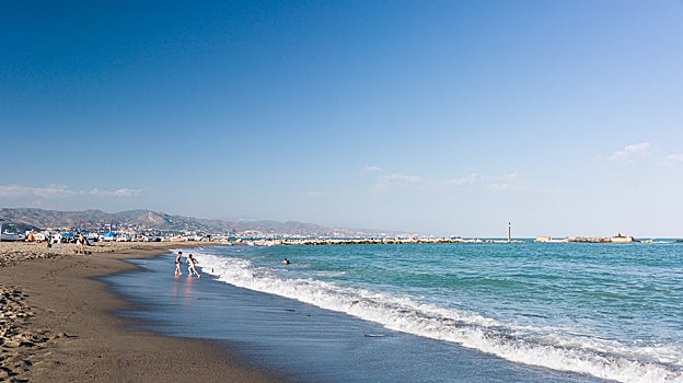 Las mejores playas de Málaga capital para disfrutar del mar sin tener ...
