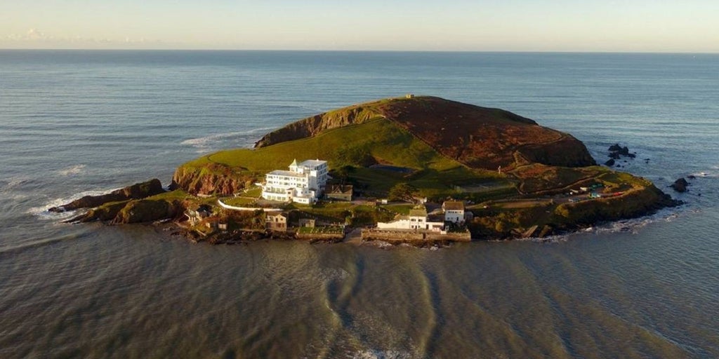 Así es la isla donde Agatha Christie escribió 'Diez negritos' (ahora ...