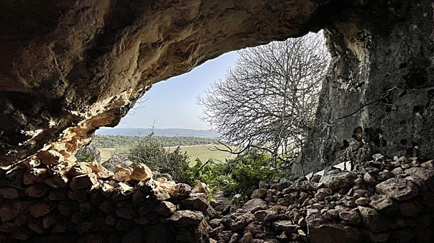 Descubre la Atapuerca andaluza en la Cueva del Higueral, un rincón poco ...