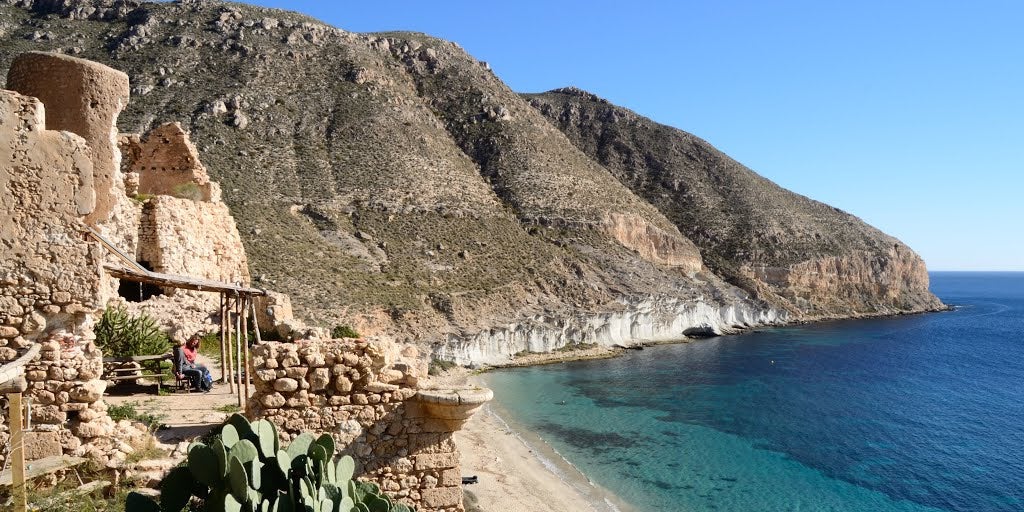Las calas más mágicas de Almería que tienes visitar este verano: aguas ...