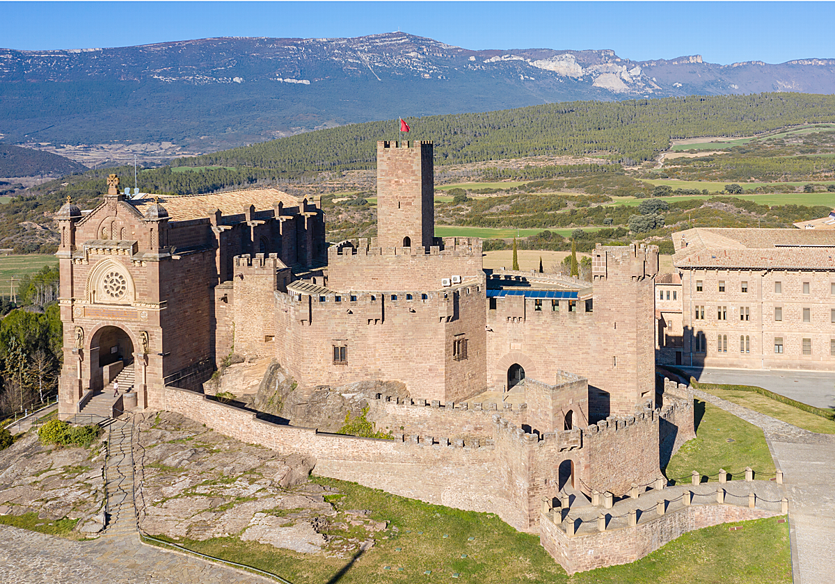 El castillo navarro en el que nació San Francisco Javier, el misionero ...