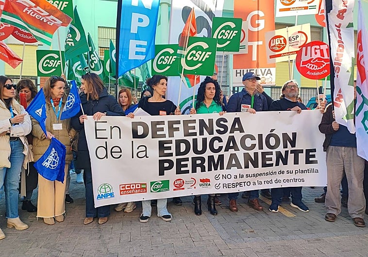 Protestas sindicales contra el proyecto de decreto para los Centros de ...