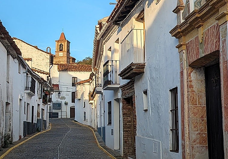 El pueblo más alto de Huelva está a más de 700 metros de altura y tiene ...