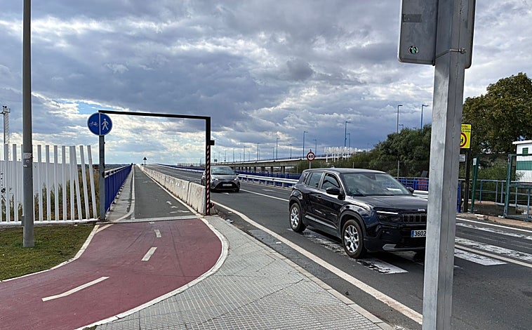 Reabre el puente sifón de Huelva tras la rotura de la tubería que ...