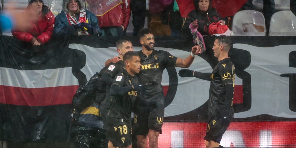 De riguroso luto para seguir viviendo (1-1)