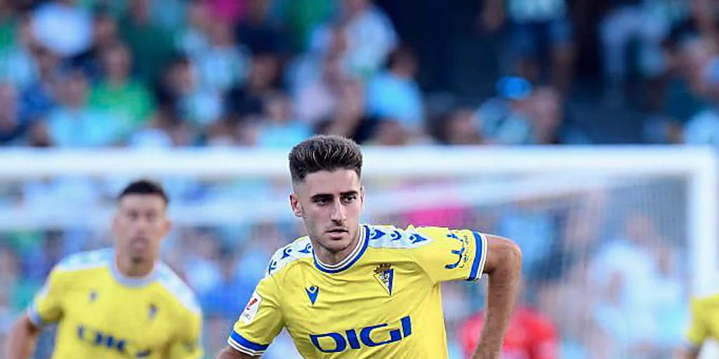 El futuro de Robert Navarro, lejos de Cádiz y de la Real Sociedad