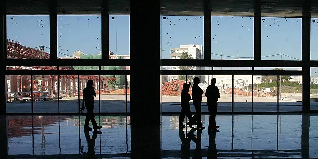 Tres empresas optan a la obra para abrir el vestíbulo como acceso a la ...