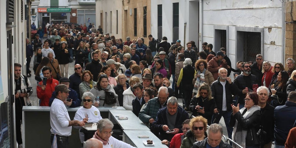 La Erizada llena La Viña de gente y coplas... hasta que la lluvia aguó ...