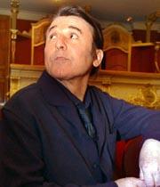 Raphael, en lista de espera para someterse a un trasplante de hígado