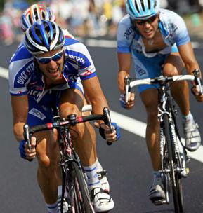 El Tour cabe en medio minuto