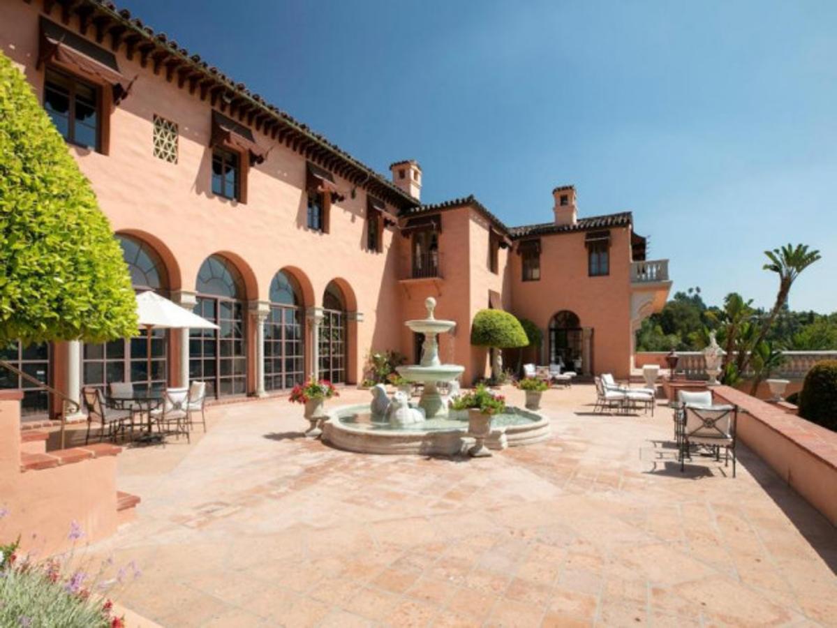 Beverly House: la historia de la icónica mansión donde se rodó "El ...