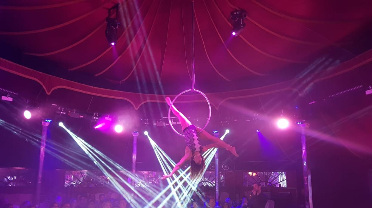 La sensualidad de «La Bouche» atrae a más de 4.000 espectadores en Alicante