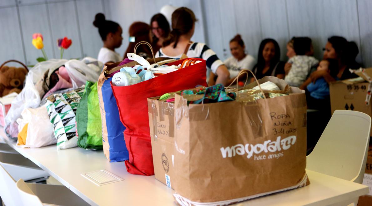 Si te sobra ropa en buen estado... Hay muchas madres que la necesitan